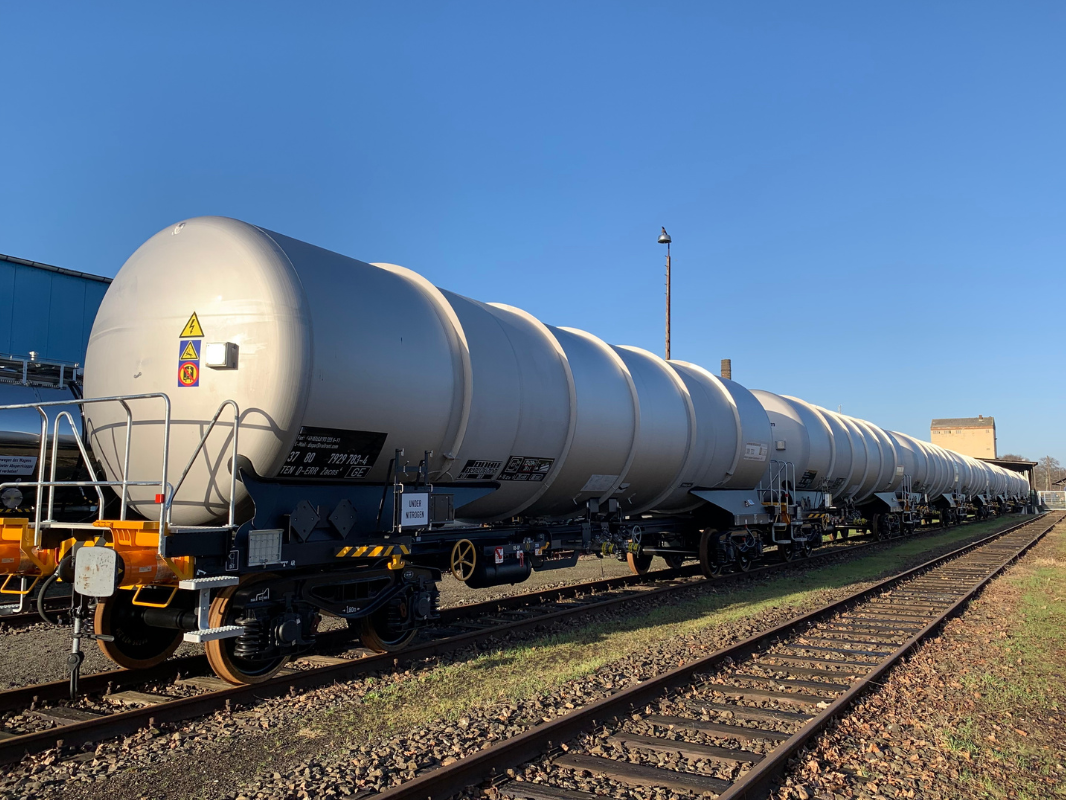 Waggonbau Graaff: Innovative Chemical Tank Cars for Safe Propylene ...
